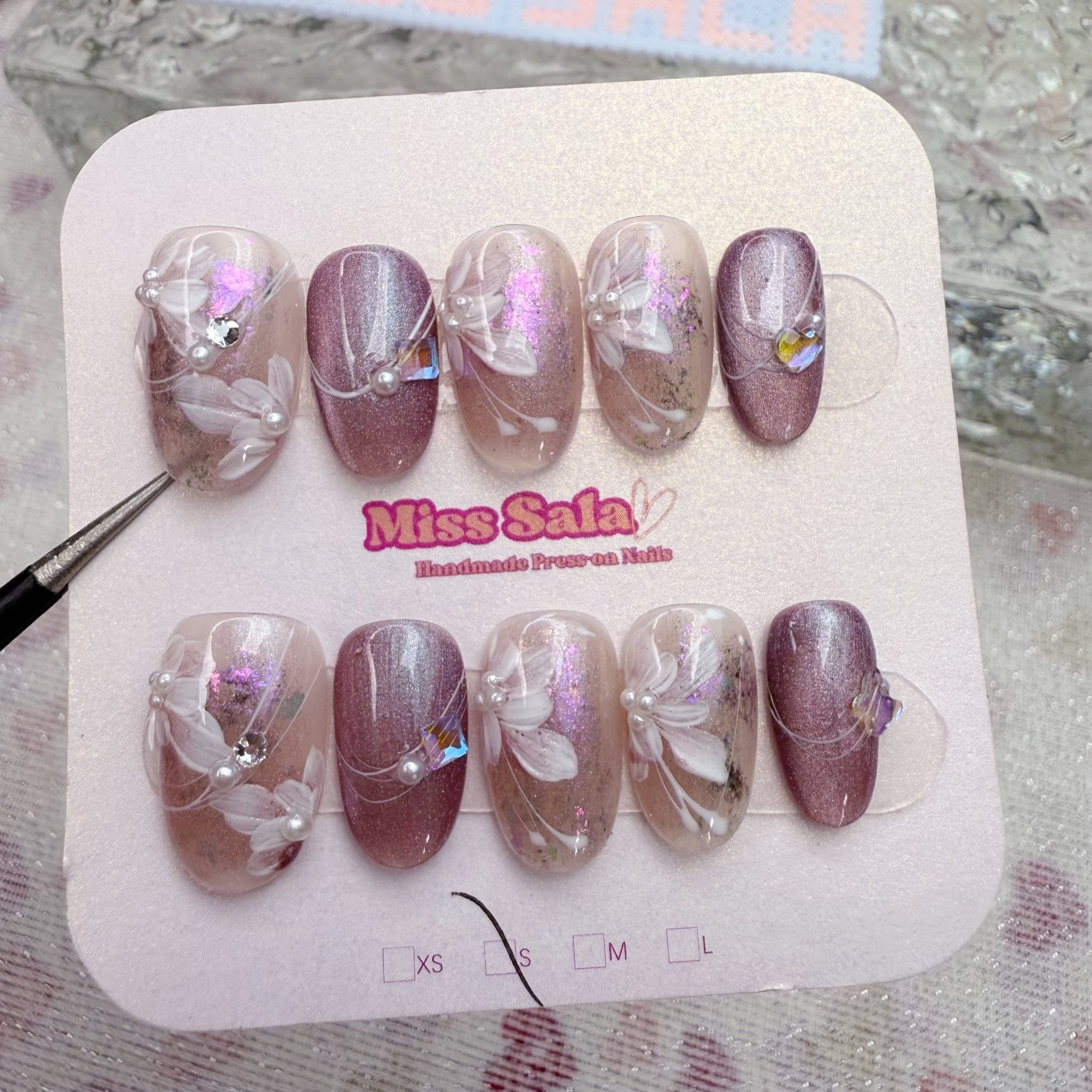 Round – Miss Sala Nails