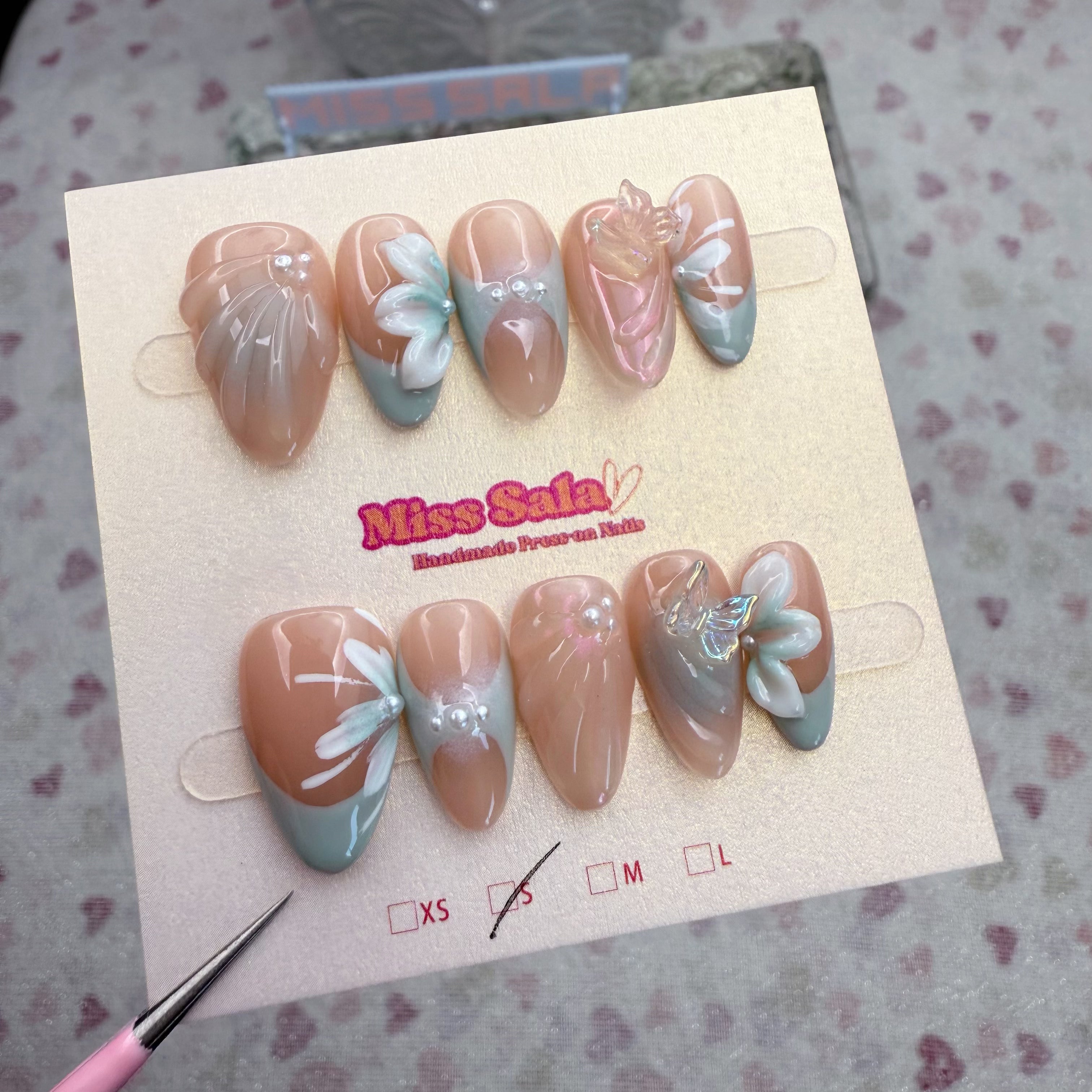 Flora Lace – Miss Sala Nails